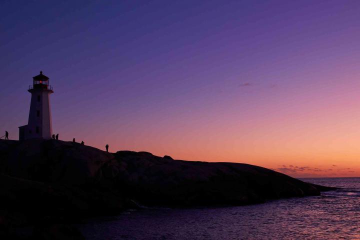 Zinelog–黑白风格简约杂志 Bitcron 主题 - WP帮